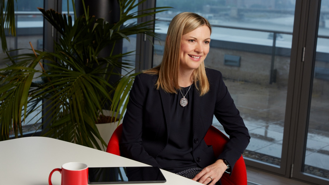 Jöhetnek az 5G-s, távvezérelt versenyautók? A Vodafone hálózatán már fut ilyen jármű - Portfolio.hu