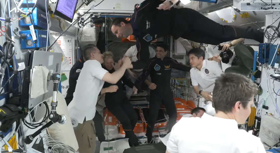 Üdvözölték Kapu Tiborékat a Nemzetközi Űrállomáson, magyarul is üzent hazánk új űrhajósa ...
