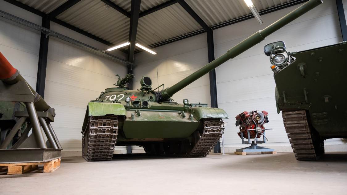 震驚！俄羅斯將大量上古神器 T-62 坦克運往前線 | LIHKG 討論區