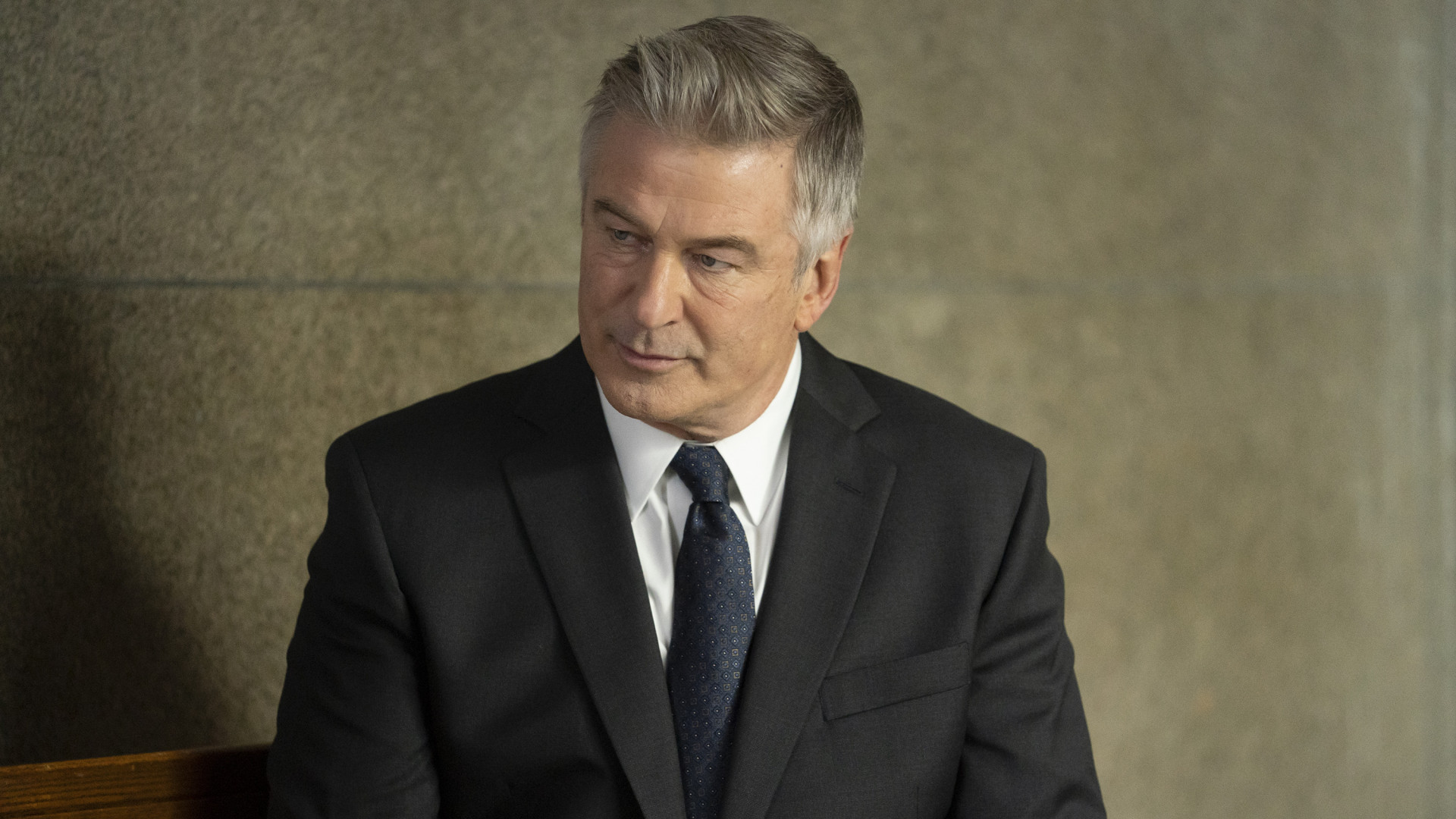Tragikus baleset történt: véletlenül megölt egy operatőrt Alec Baldwin ...