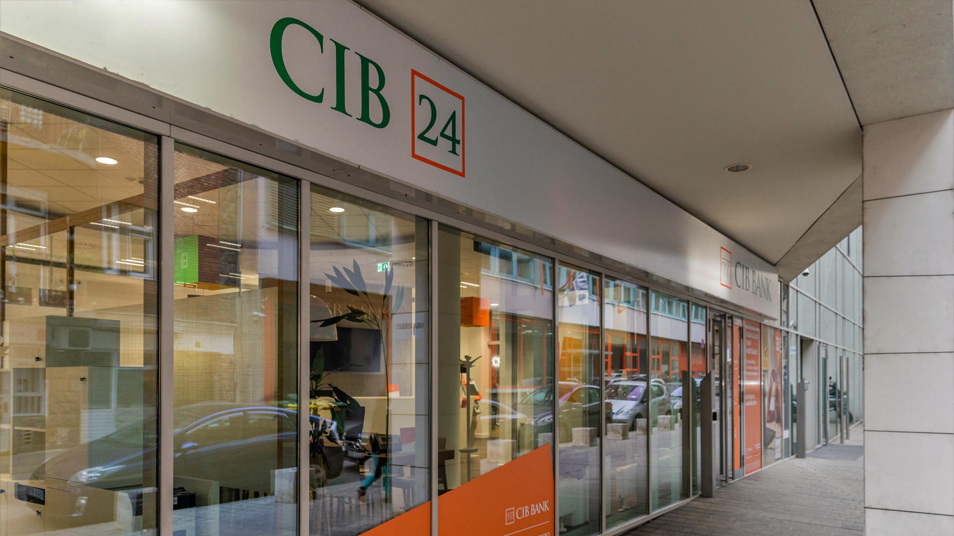 Apple-botrány: jó hír érkezett a CIB Bank ügyfeleinek - Portfolio.hu