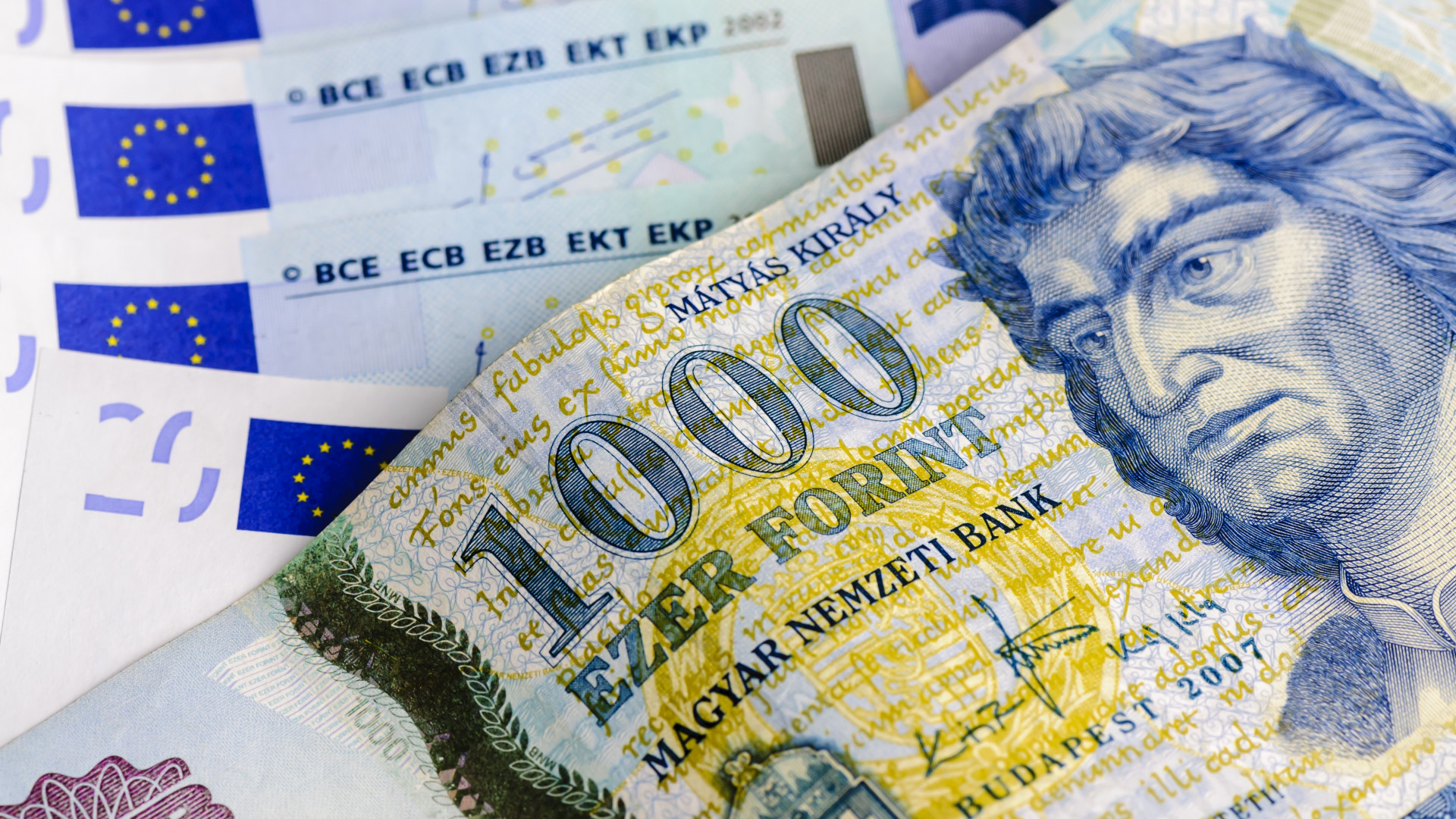 M r J Hangulatban Is M lypontra Esik A Forint Mi ll tja Meg A
