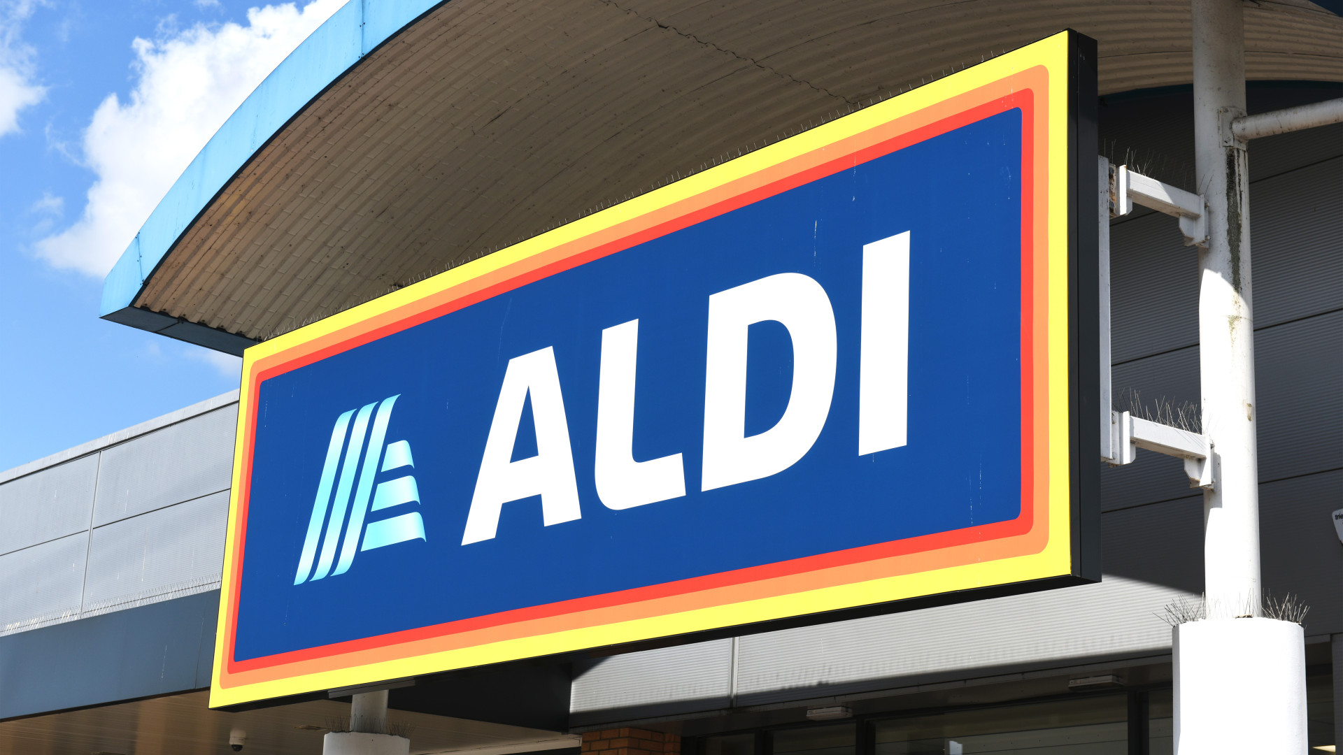 Ki nem találná, mennyit keresnek a brit Aldi-dolgozók - Portfolio.hu