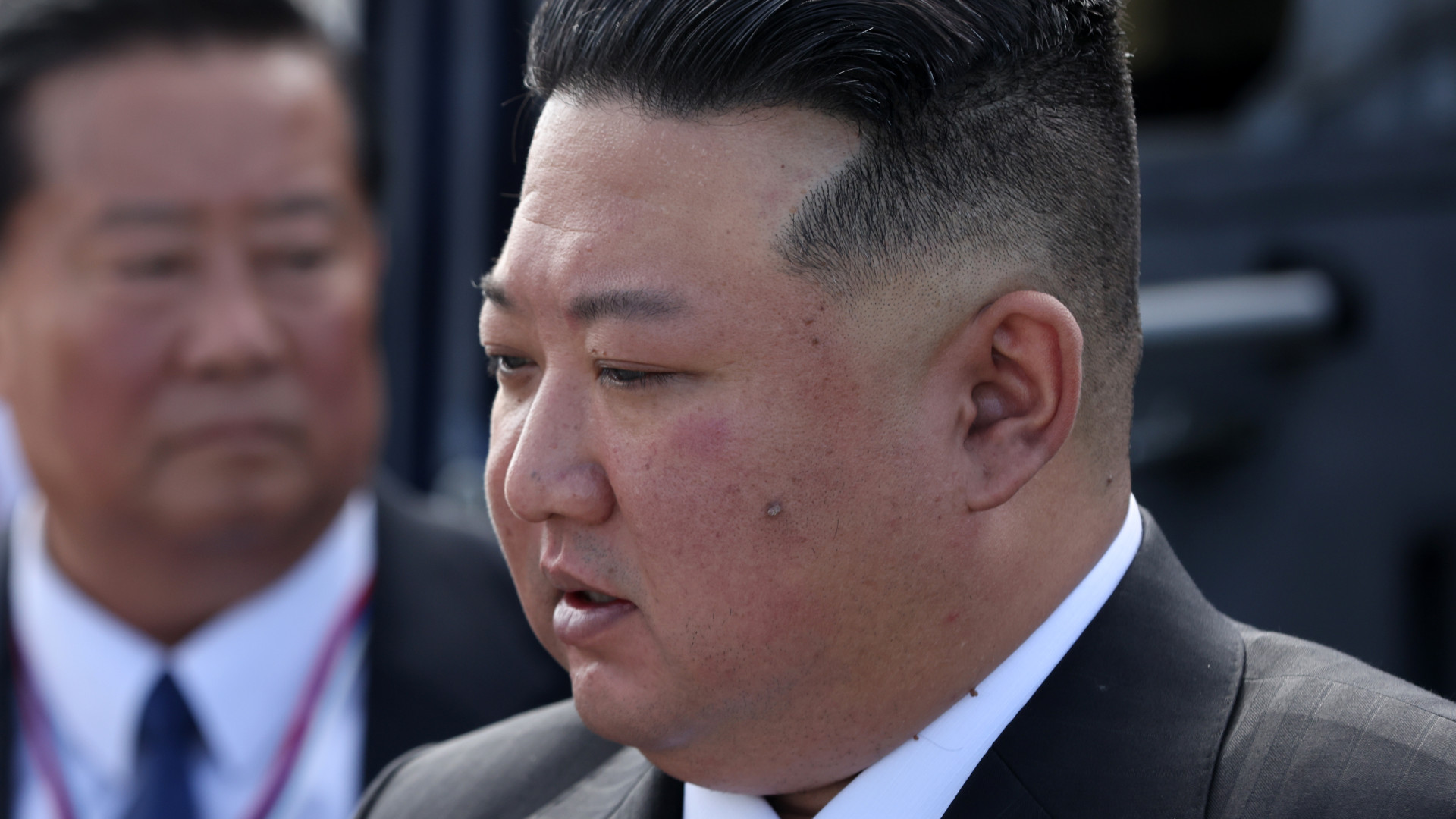 Folytatta útját a diktátor, ezúttal nukleáris bombázókkal és ...