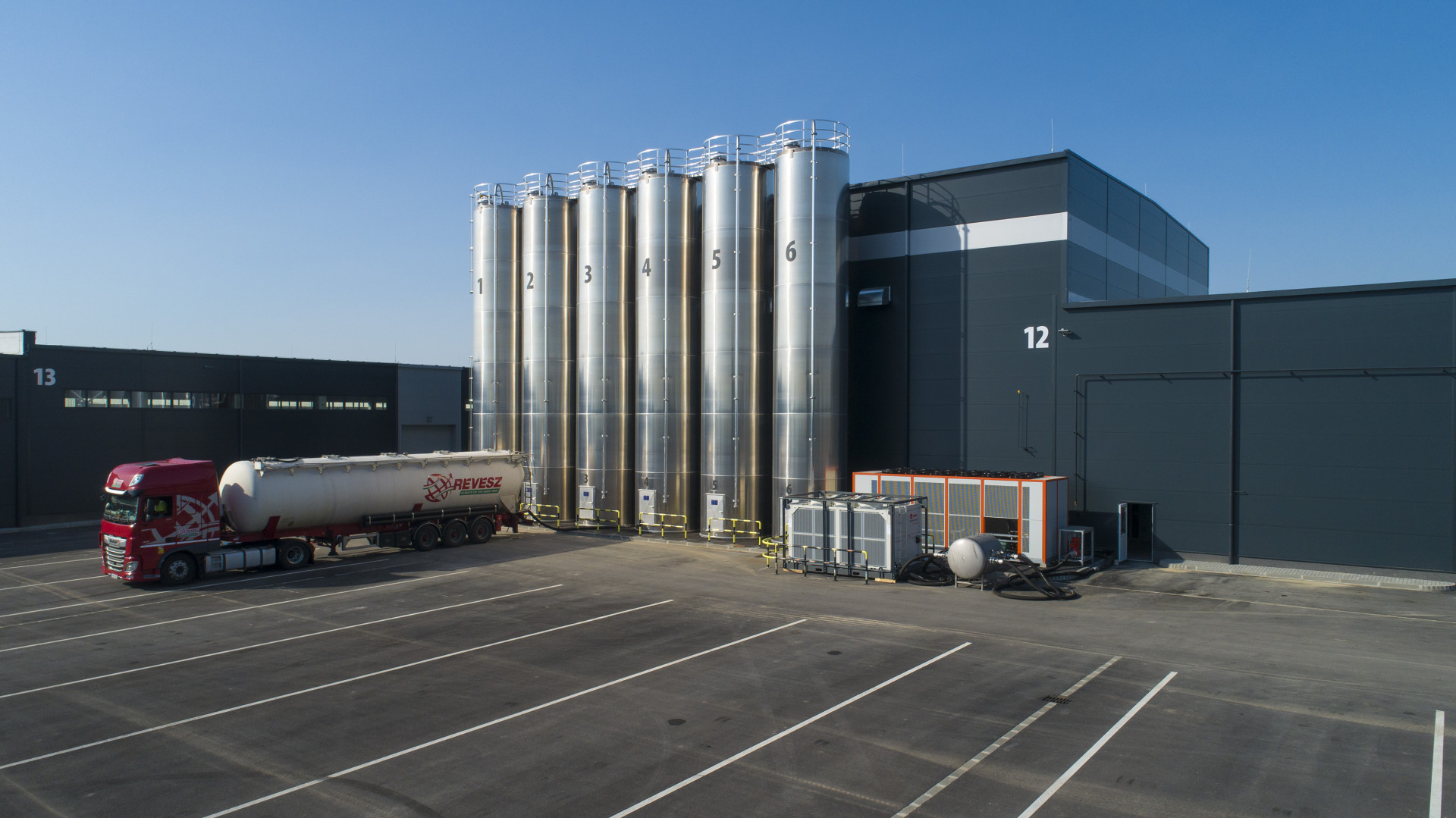 Nagy forgalommal szárnyal a Masterplast árfolyama - Portfolio.hu