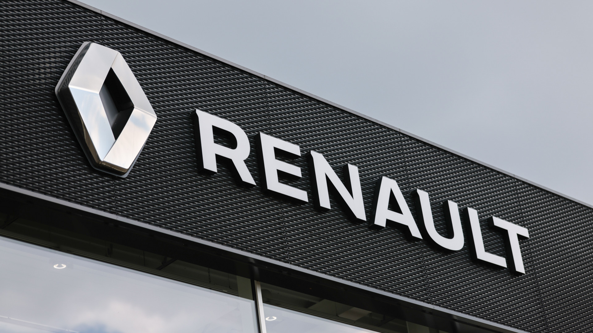 2000 álláshelyet épít le a Renault - Portfolio.hu