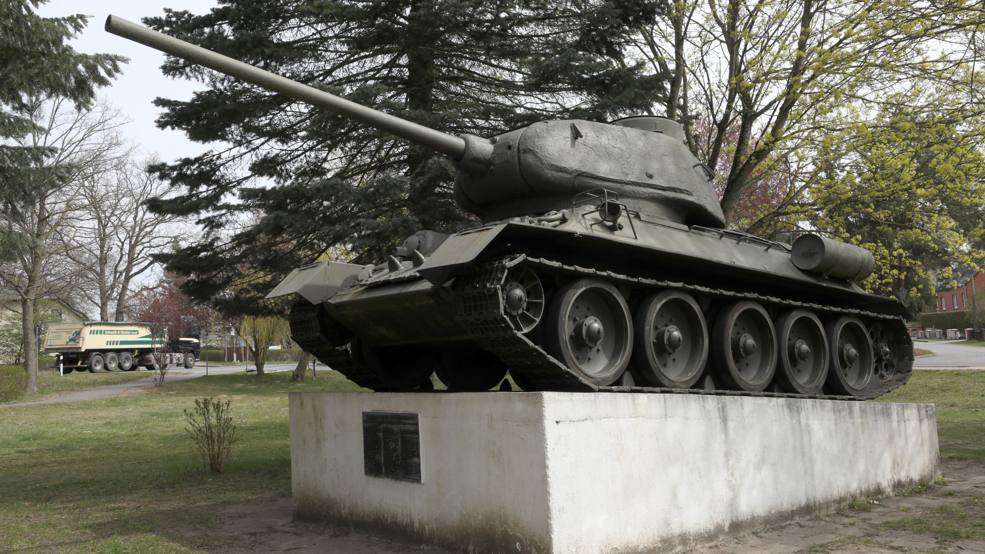 Felvételen, ahogy a Wagner csoport elfoglalja Bahmut egyik ikonikus ...