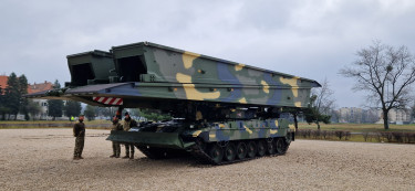 Fotók: a világ legjobb tankját kapta meg a Magyar Honvédség - Átadták ...