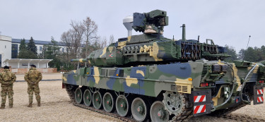 Fotók: a világ legjobb tankját kapta meg a Magyar Honvédség - Átadták ...